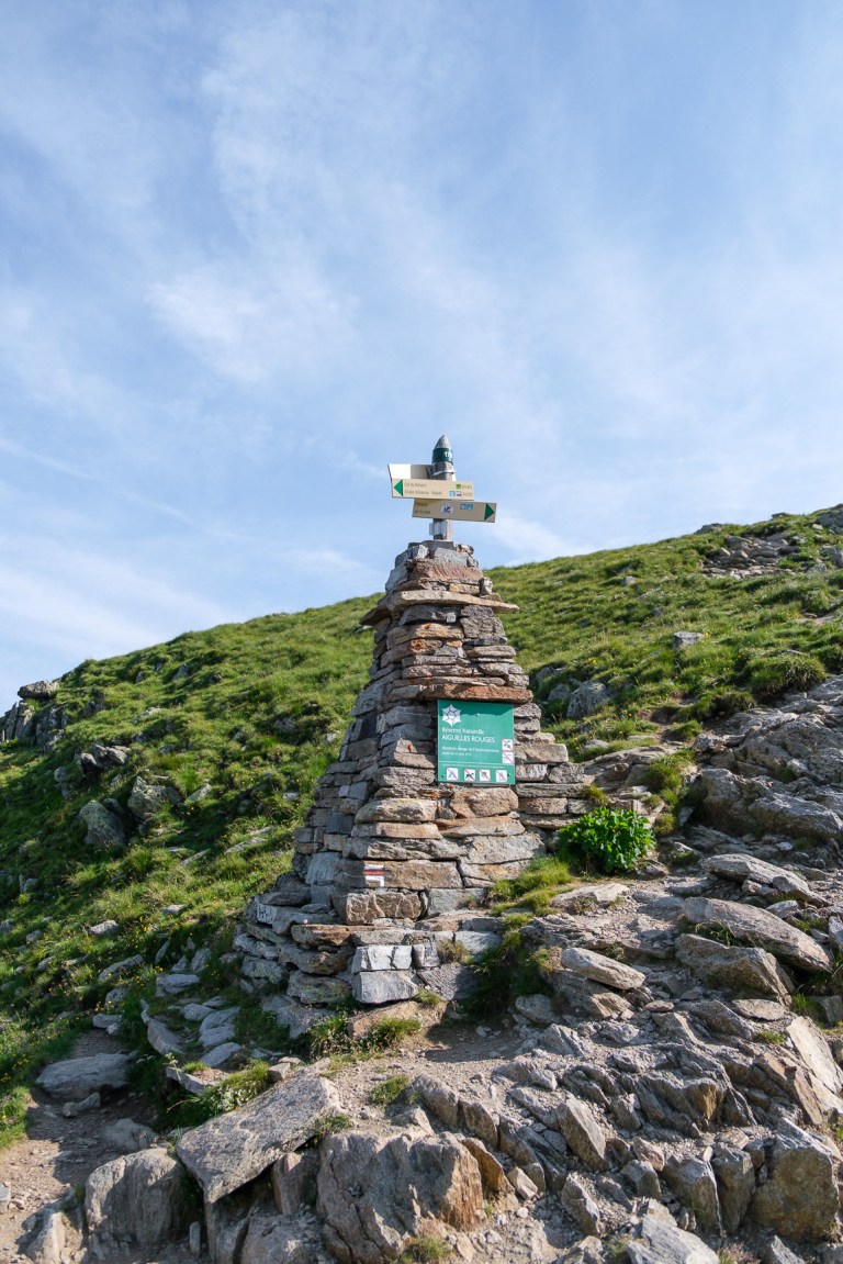 Tour des Aiguilles Rouges : trek de 4 jours face au Mont Blanc – Marine ...