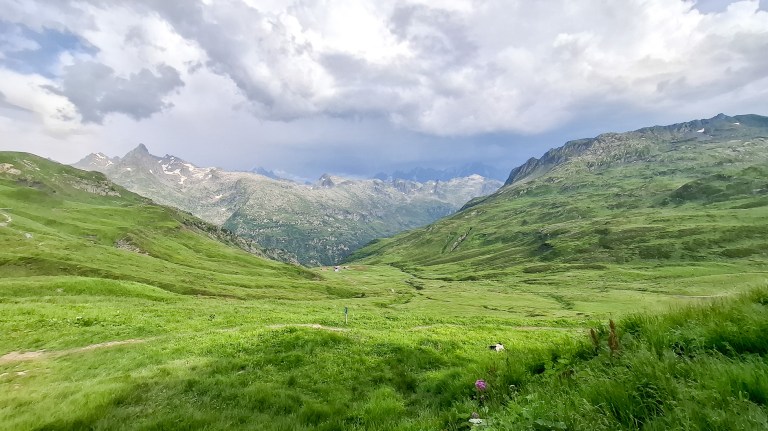 Tour des Aiguilles Rouges : trek de 4 jours face au Mont Blanc – Marine ...